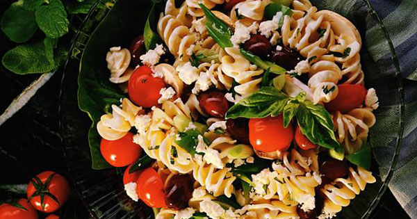 Apple Pasta Salad Recipe | Mott's®